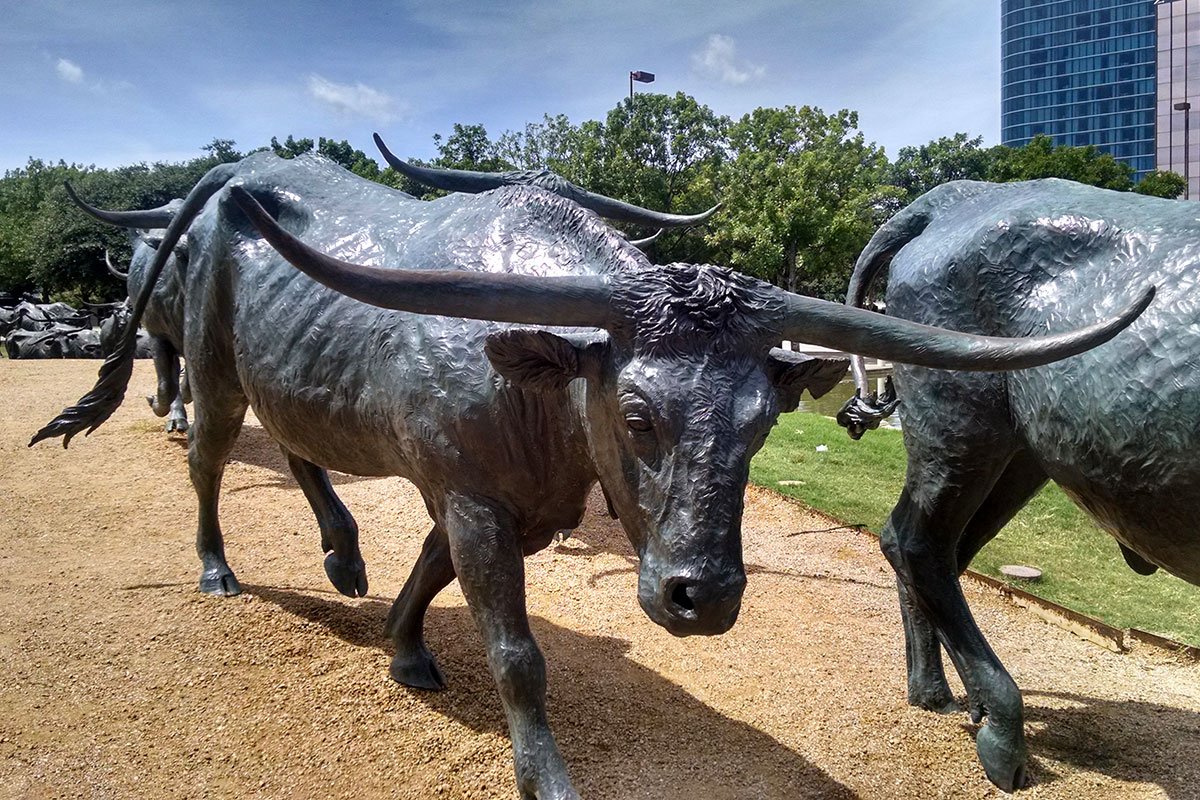 Dallas-Cattle-Drive-Sculpture-Park - Roguetrippers