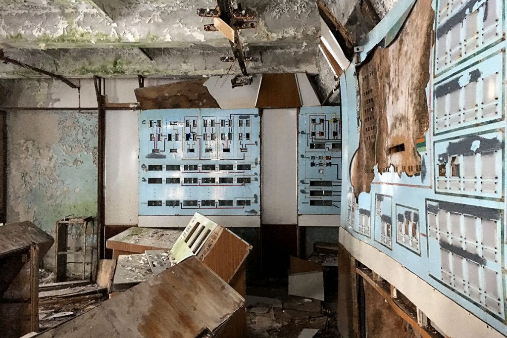 6.-Military-computer-HQ-Chernobyl - Roguetrippers